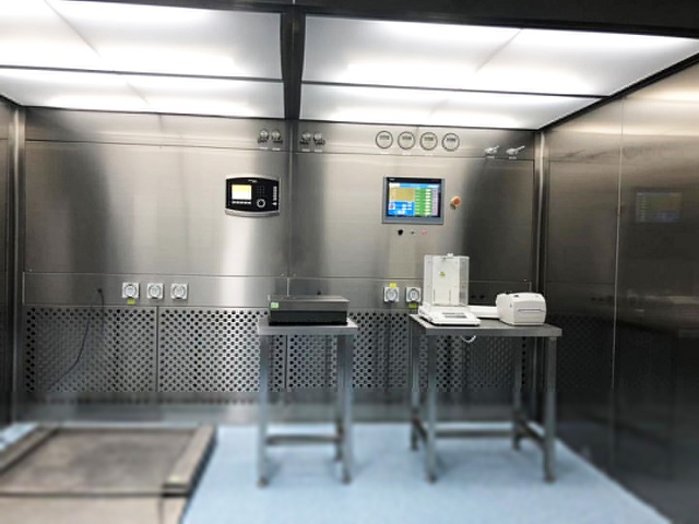 Pharmacon Downflow Booth. Sản xuất Thiết bị phòng sạch, Tủ an toàn sinh học